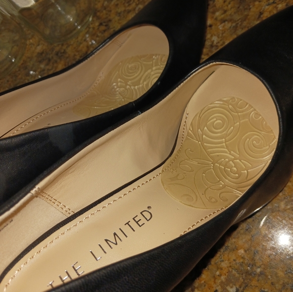 The Limited | Shoes | The Limited Black Sleek Leather Pumps 4 Heels ...